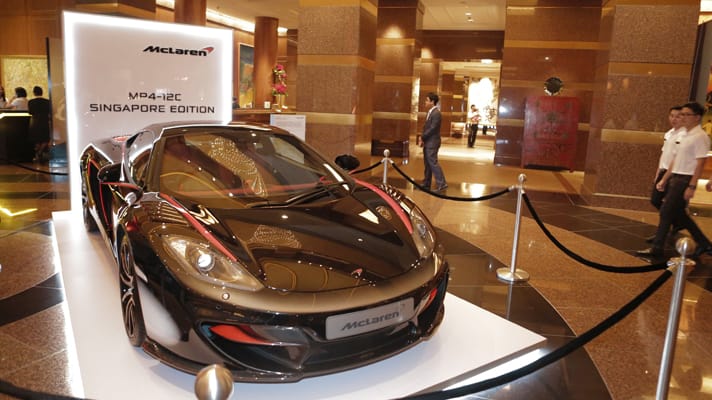 McLaren unveil 12C Singapore Edition | Top Gear