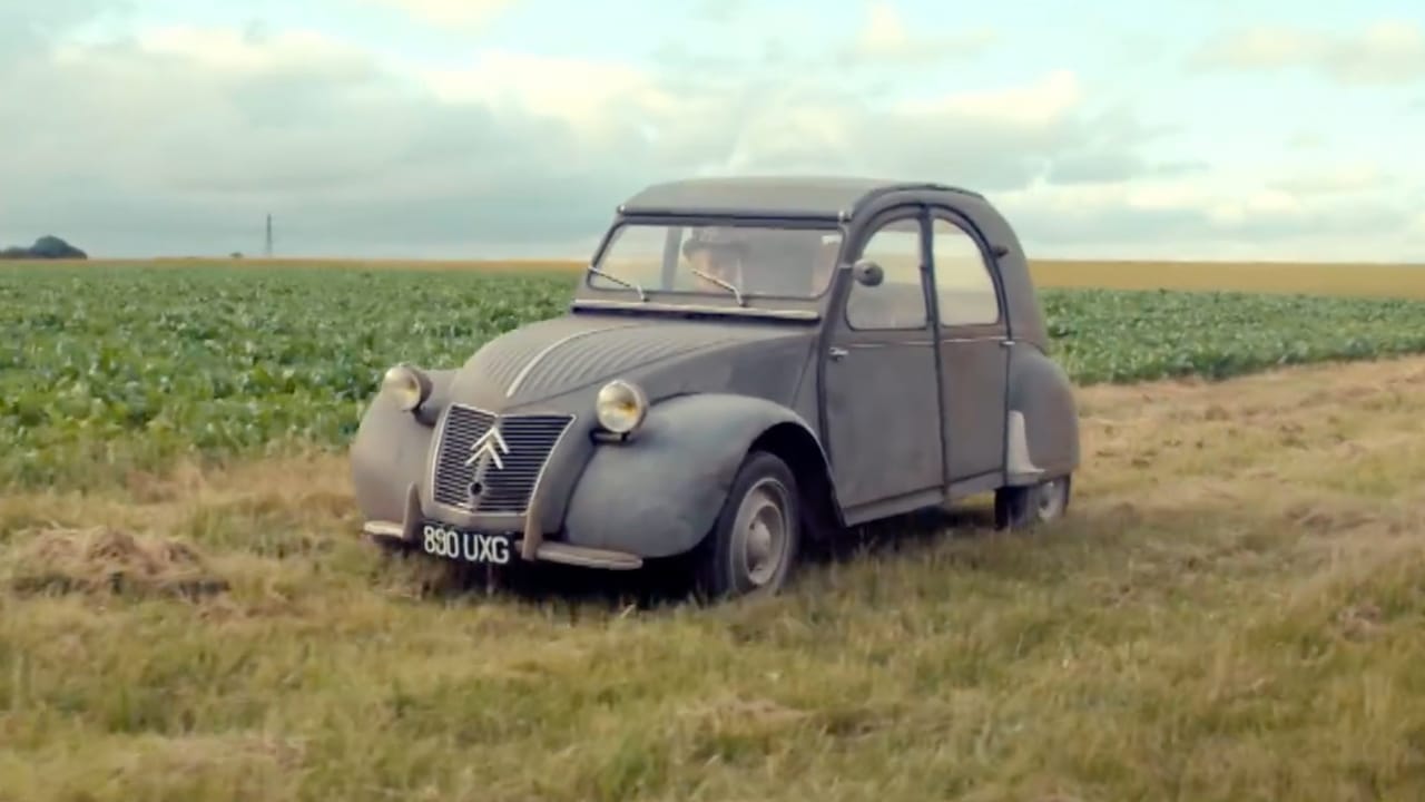 Video: carrying eggs in a Citroen 2CV | Top Gear