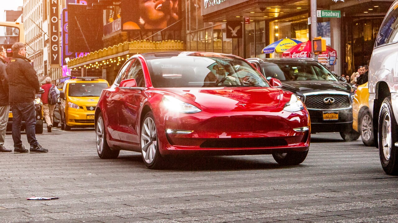 Video: Tesla Model 3’s full New York test | Top Gear